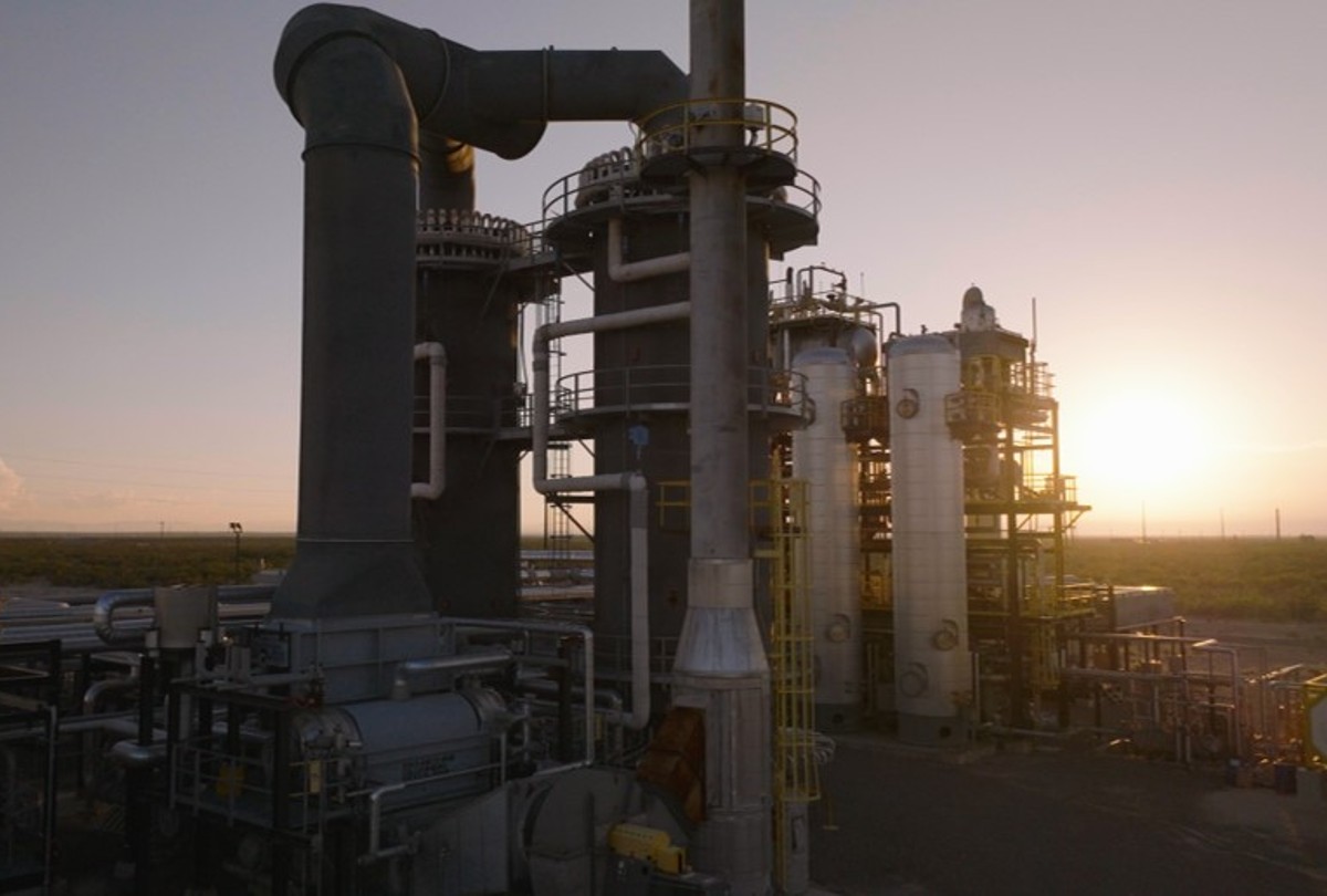 A Gates-Backed Startup Is Making Fuel From Water and Carbon Dioxide ...