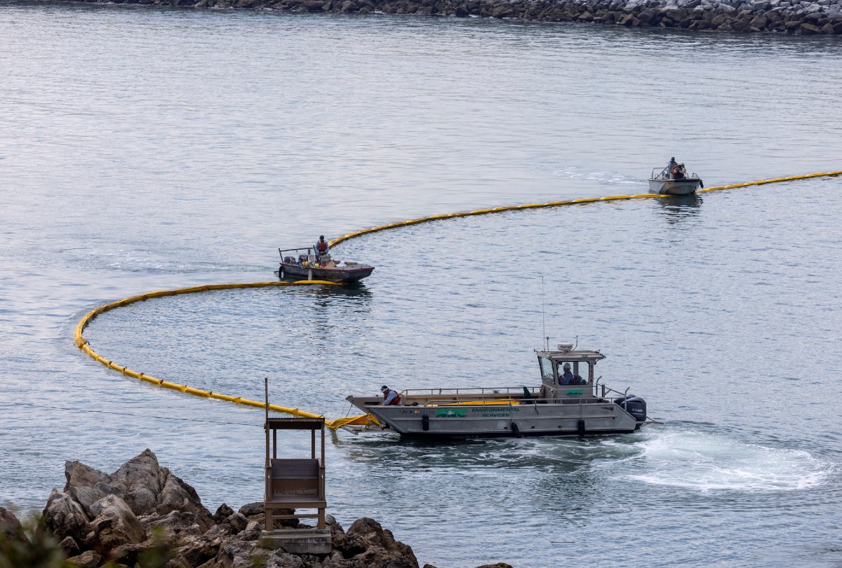 Explainer: Why is it so hard to clean up an offshore oil spill ...